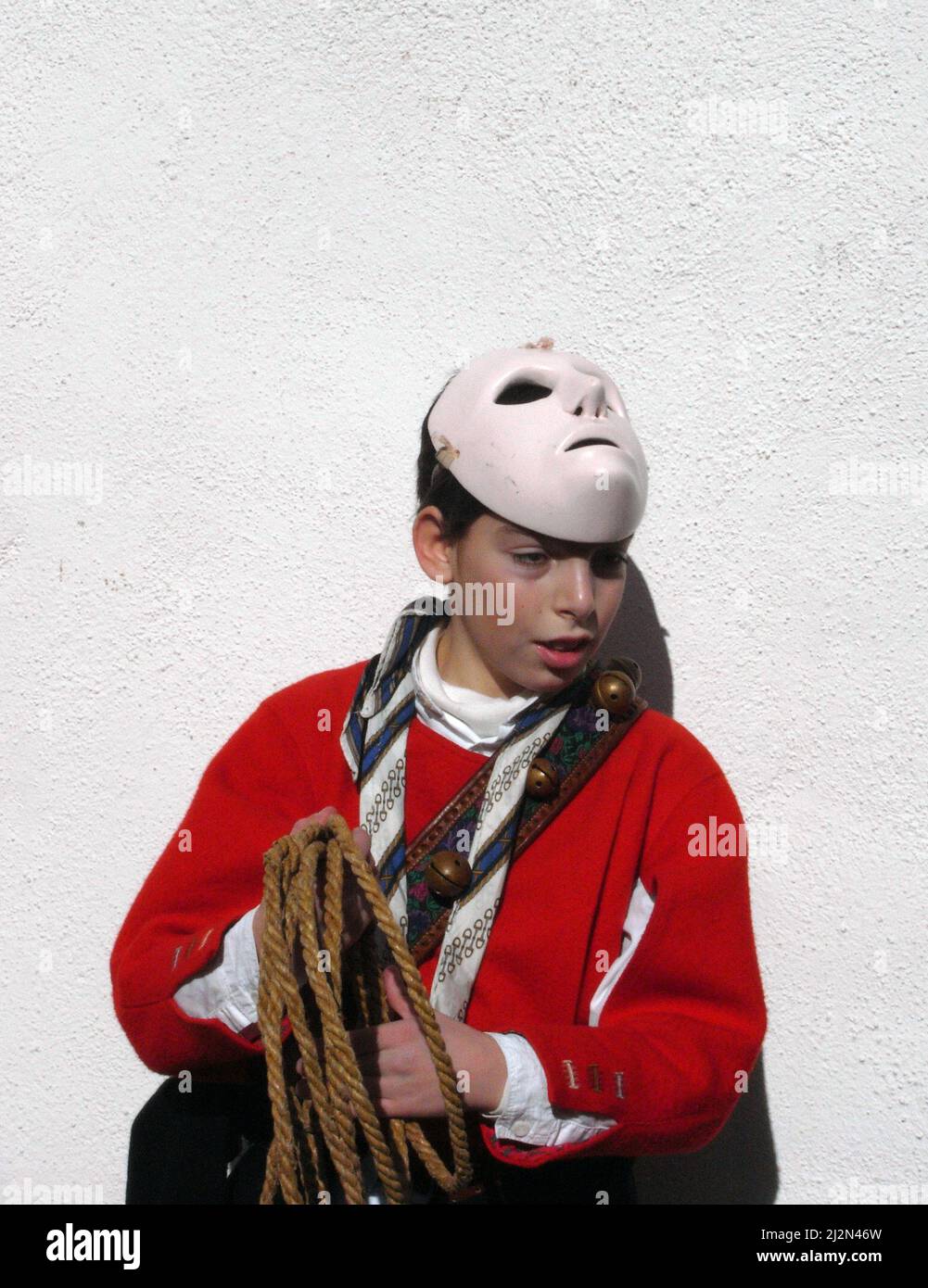 Mamoiada, Sardinia. Mammuthones traditional carnival Stock Photo - Alamy