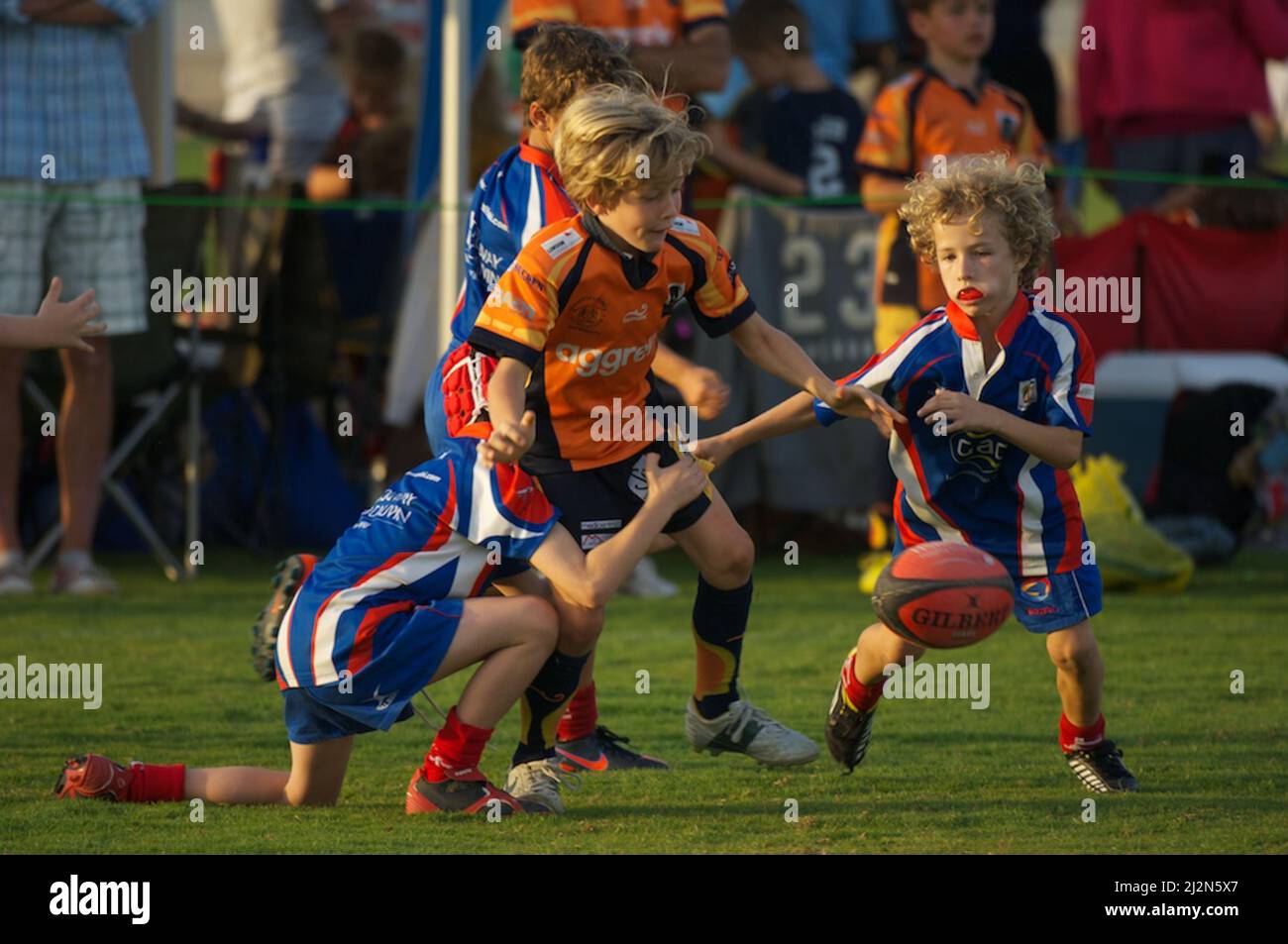 Children playing rugby hi-res stock photography and images - Alamy