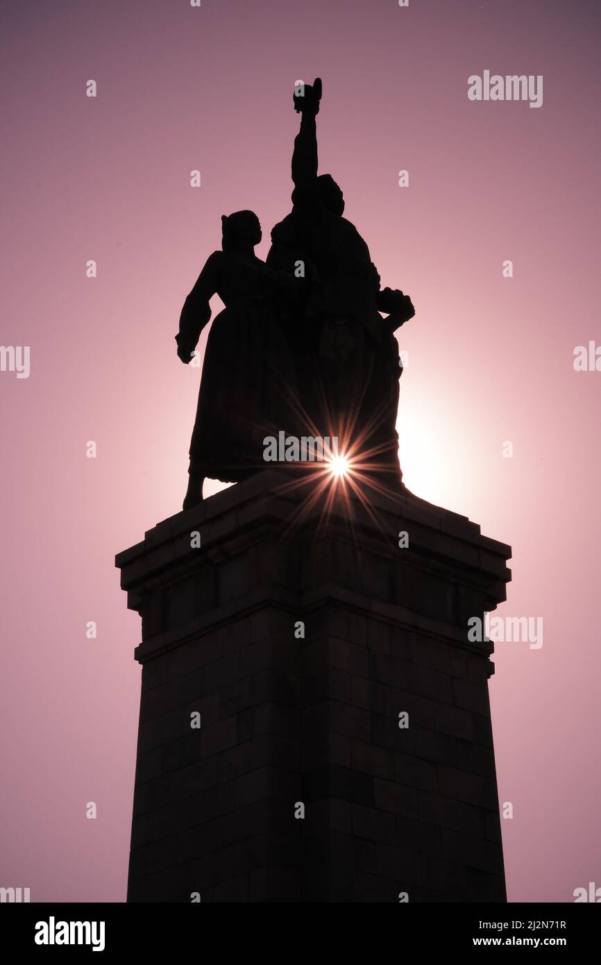 Statue symbol sofia bulgaria hi-res stock photography and images - Alamy