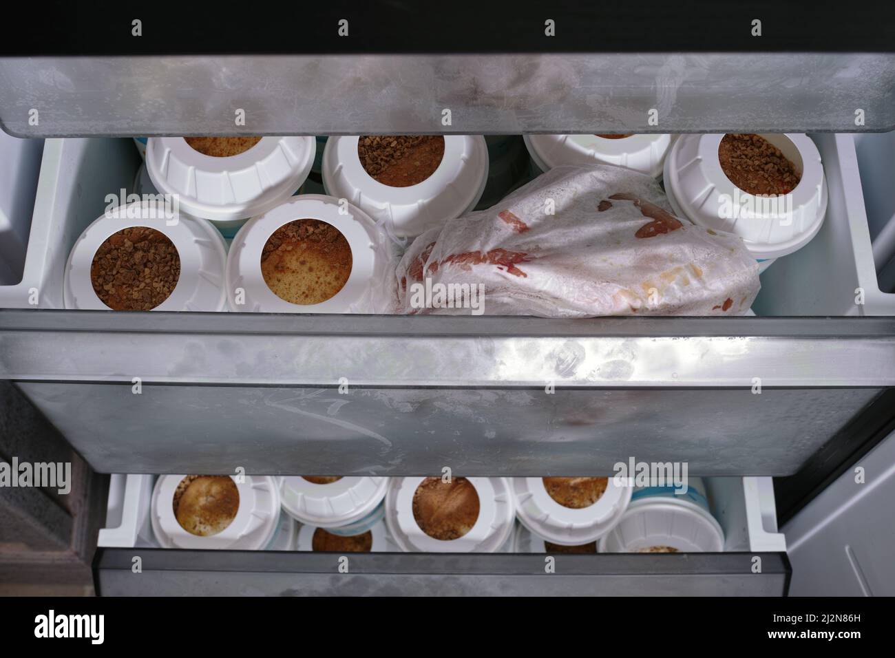 Overhead compartment full hi-res stock photography and images - Alamy