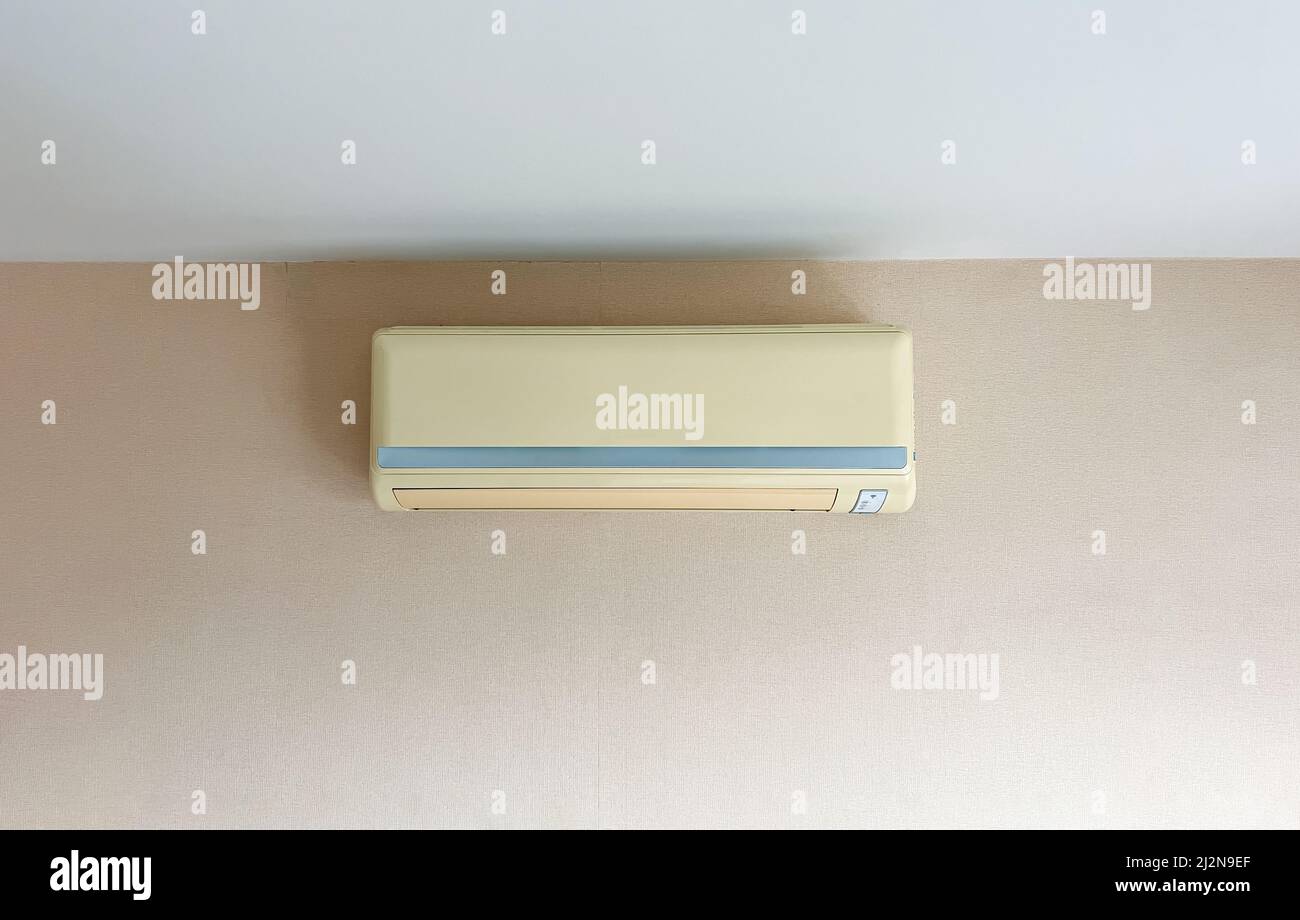 Hang air conditioner hi-res stock photography and images - Alamy