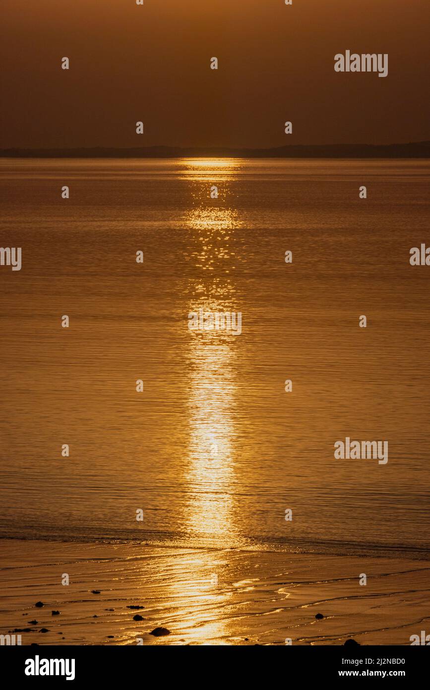 Sunset over the Bristol channel Stock Photo - Alamy