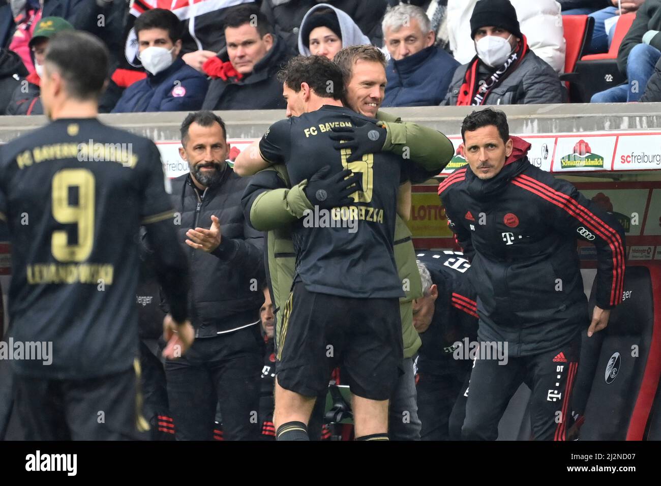 coach Julian NAGELSMANN (FC Bayern Munich) with Leon GORETZKA (FC ...