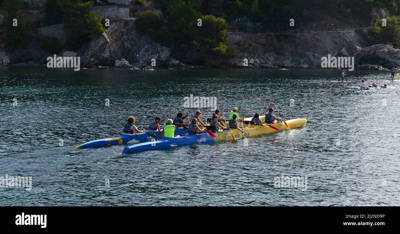 Polynesian pirogue to the nautical base Stock Photo - Alamy