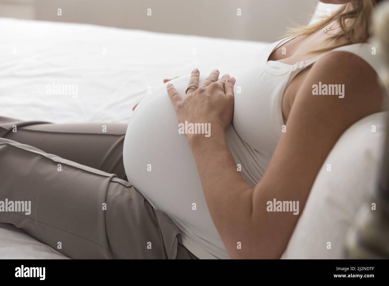 Family and bump hi-res stock photography and images - Alamy