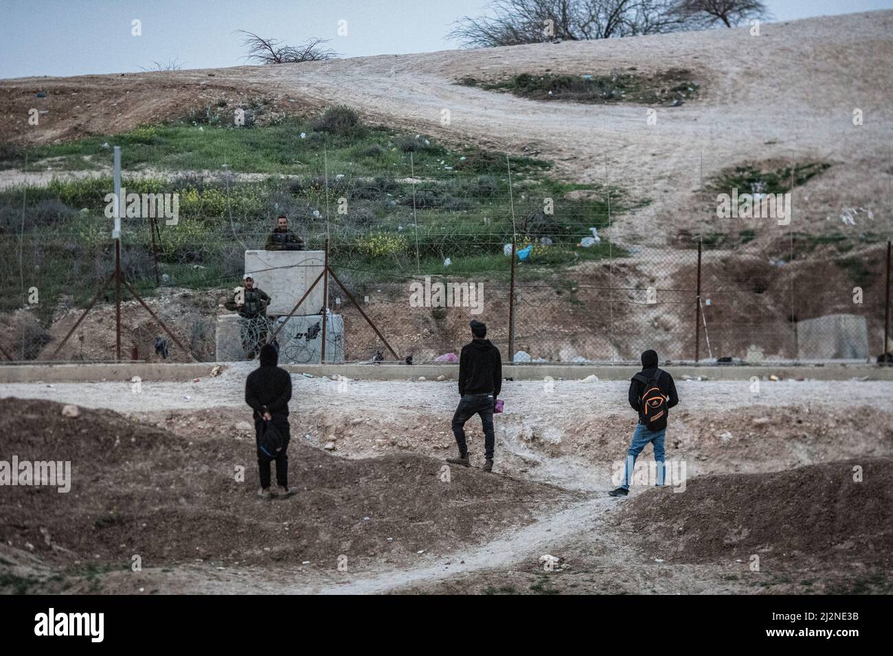 Hebron, Palestinian Territories. 03rd Apr, 2022. Armed Israeli soldiers ...