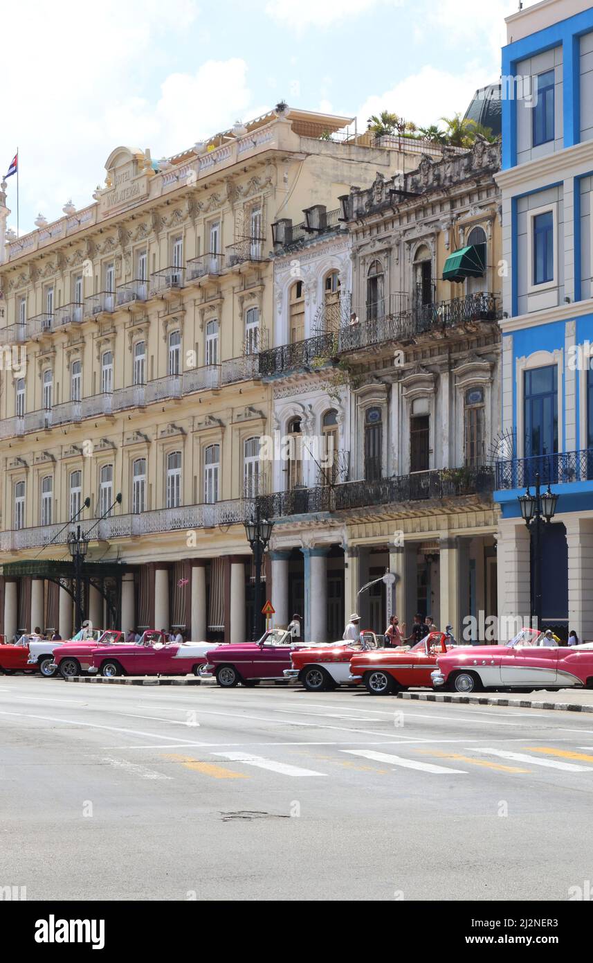 Colonial buildings in Havana, Cuba Stock Photo - Alamy