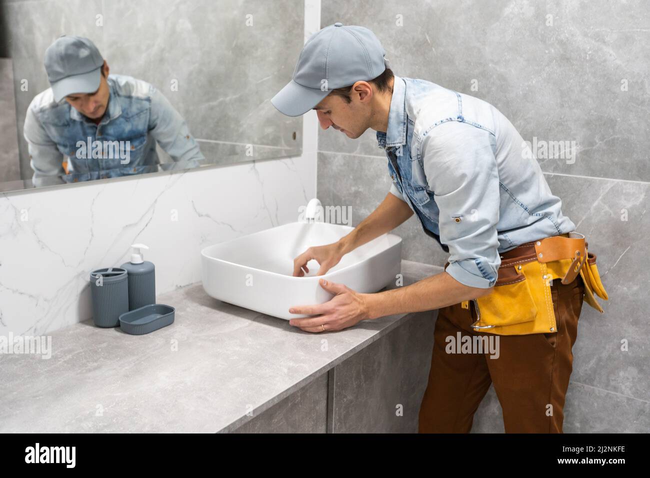 Leaky installation hi-res stock photography and images - Alamy