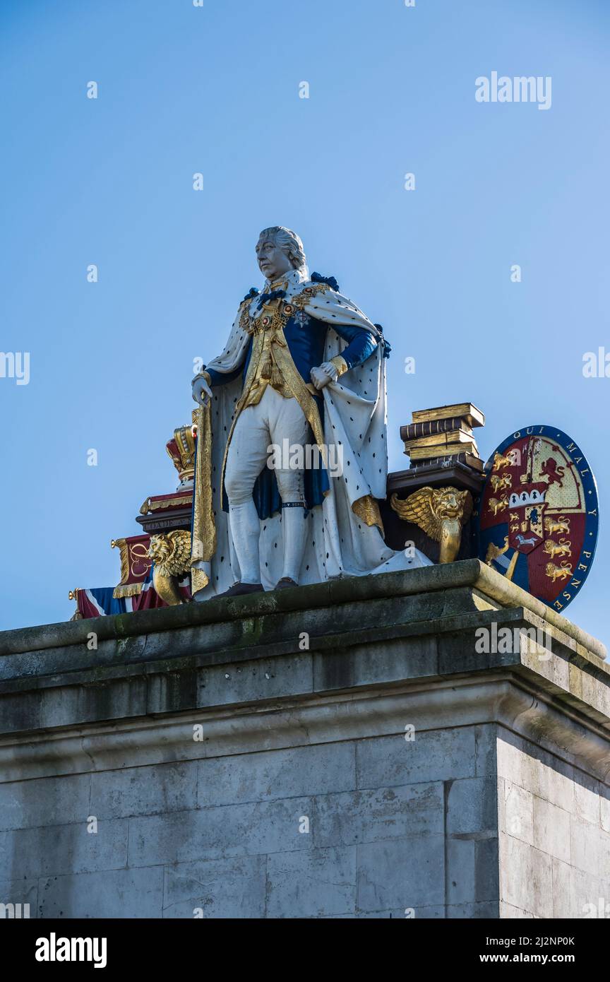 Memorial to King George III that overlooks the Esplanade and Promenade ...