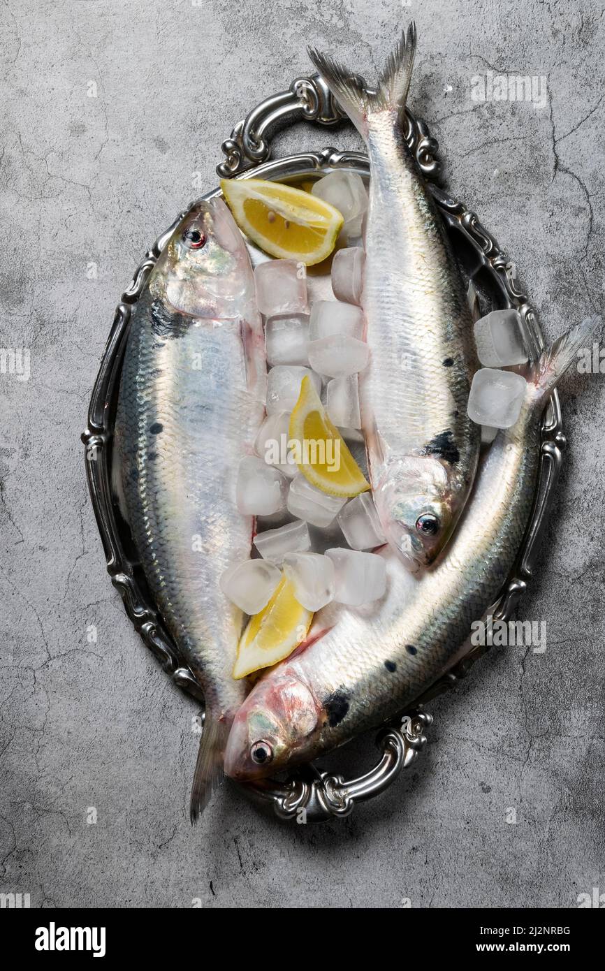 Fresh whole fish uncooked hi-res stock photography and images - Alamy