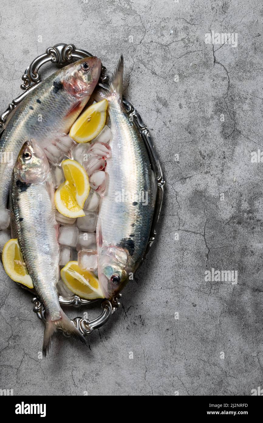 Fresh whole fish uncooked hi-res stock photography and images - Alamy