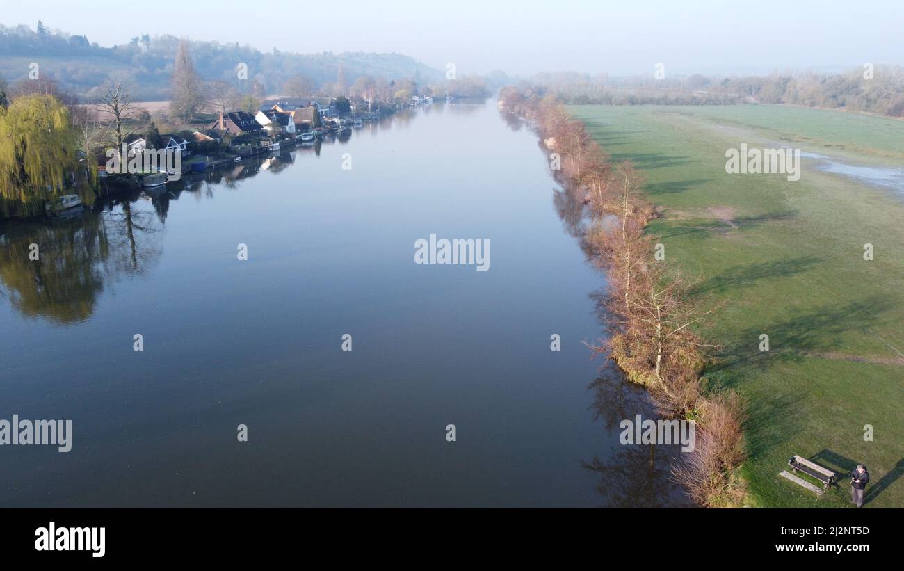 Bourne end aerial hi-res stock photography and images - Alamy