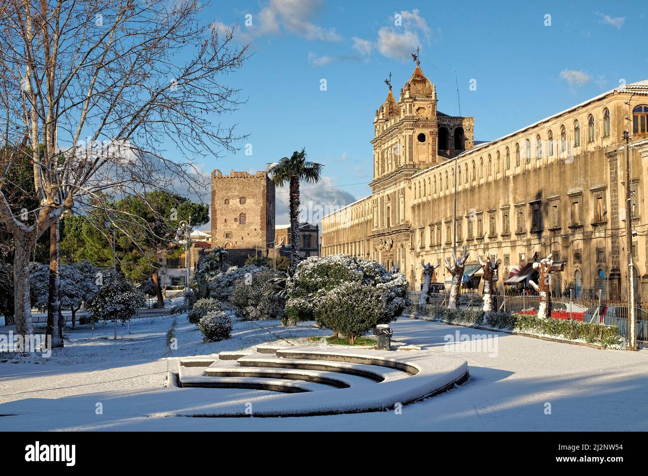 Castello di adrano hi-res stock photography and images - Alamy