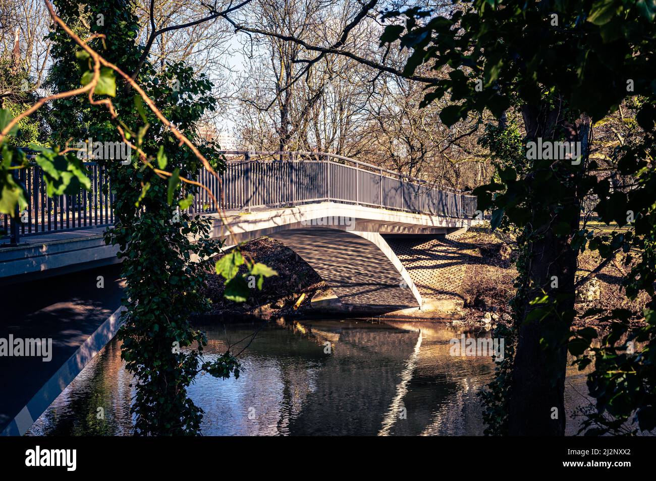 Footbridge over stream architecture hi-res stock photography and images ...