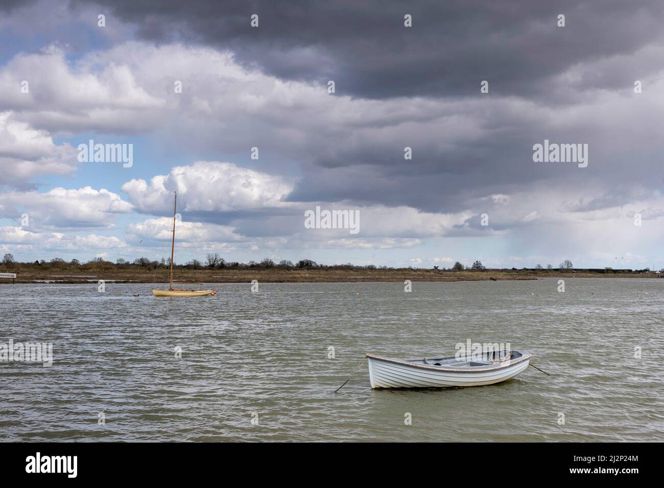Blackwater river uk hi-res stock photography and images - Alamy