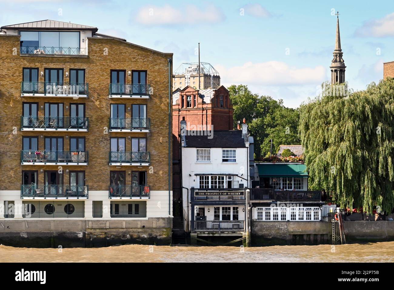 London, England - August 2021: Small historic pub The Prospect of ...