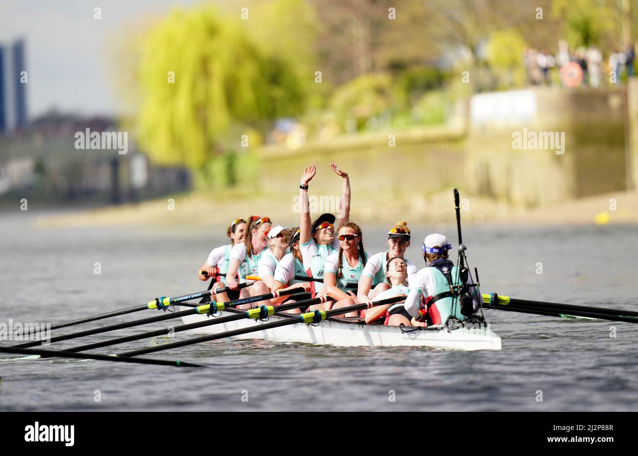 Cambridge celebrate winning the 76th Women's Boat Race on the River ...