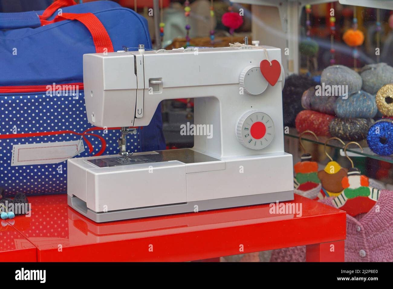 New new sewing machine hi-res stock photography and images - Alamy
