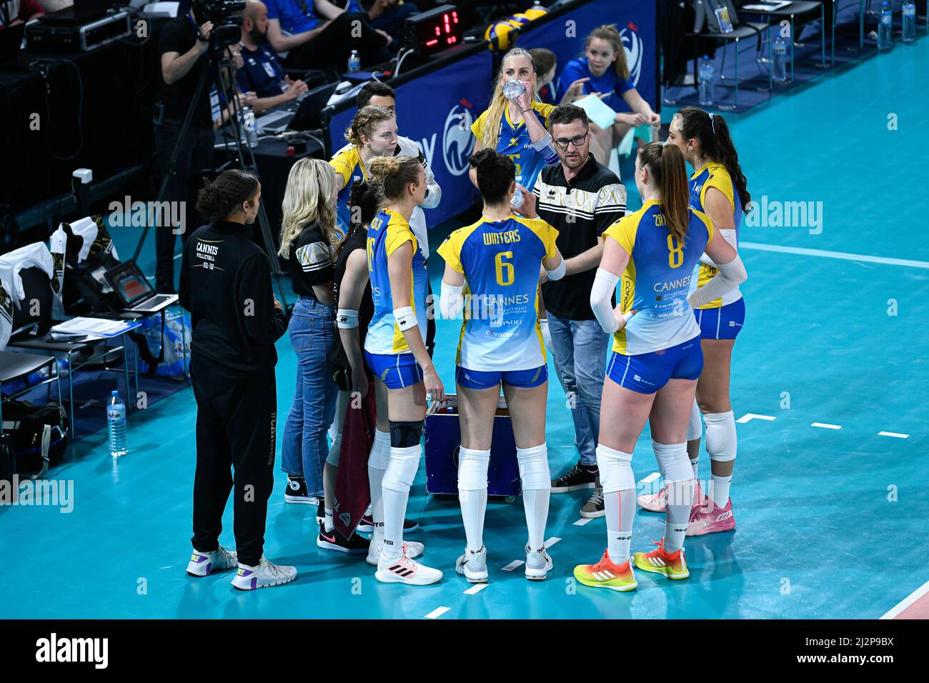 Paris, France. 02nd Apr, 2022. Head coach Filippo SCHIAVO and players ...