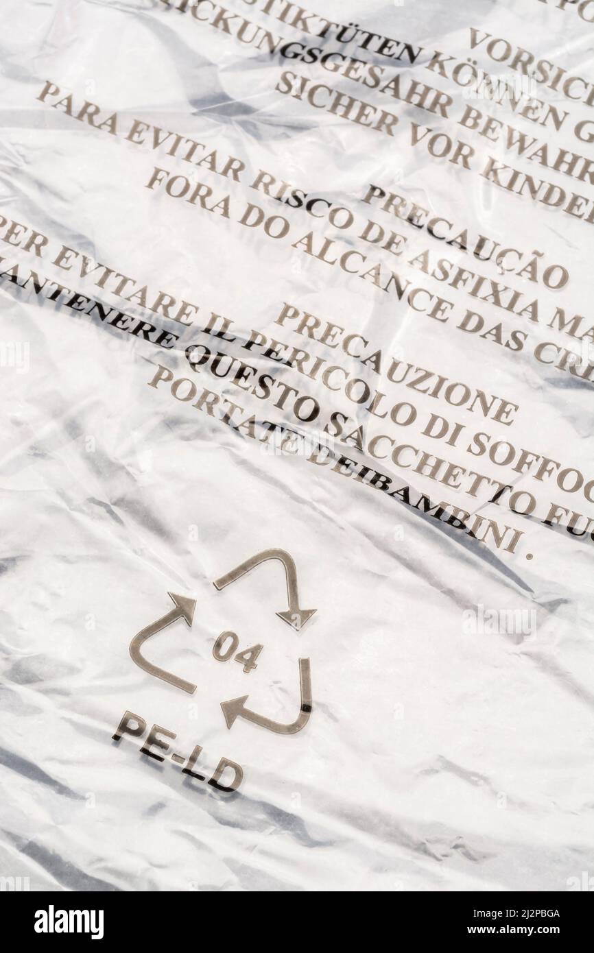 Danger from Suffocation warning (Italian) on LDPE / Low Density ...