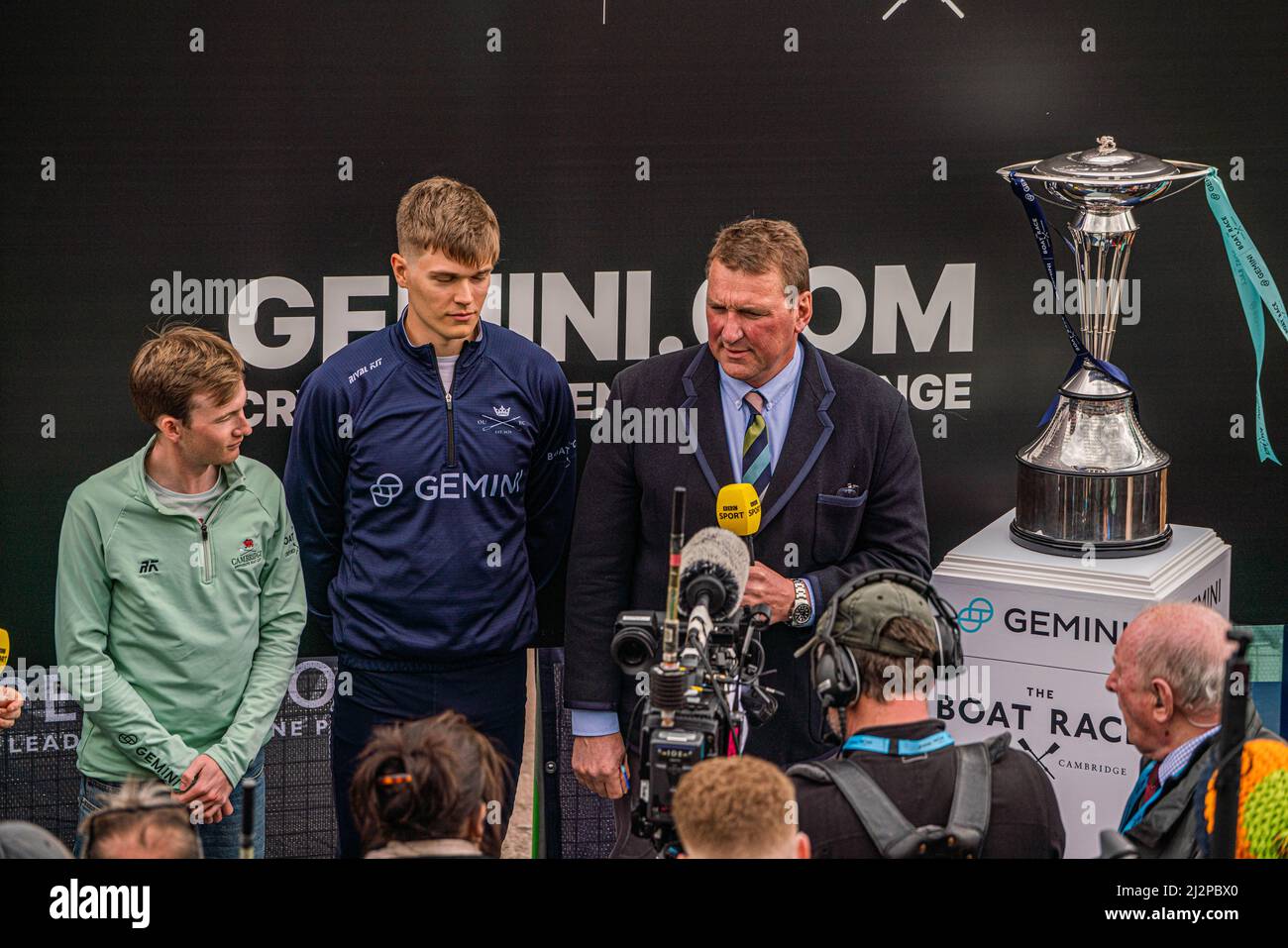 Crew toss cox hi-res stock photography and images - Alamy