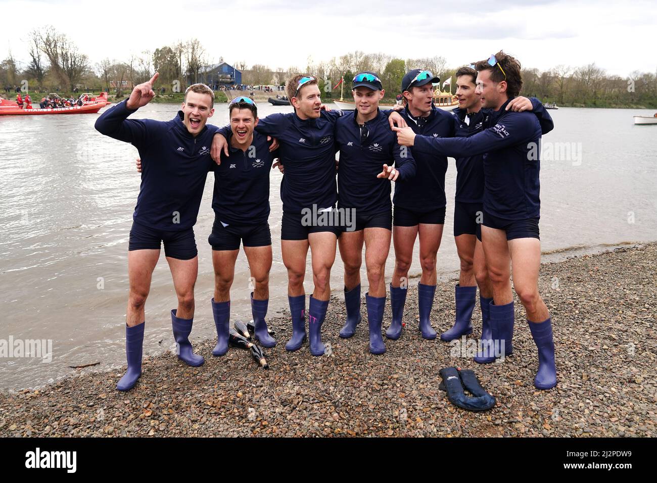 The Oxford Men's boat team celebrate victory in the 167th Men's Boat ...