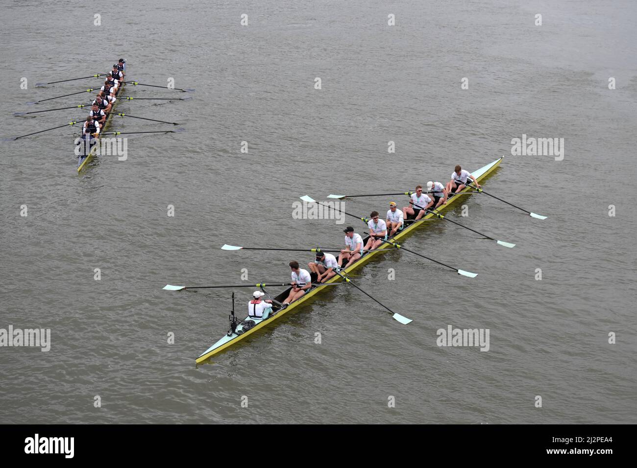 The Oxford Men's boat team (left) win the 167th Men's Boat Race with ...