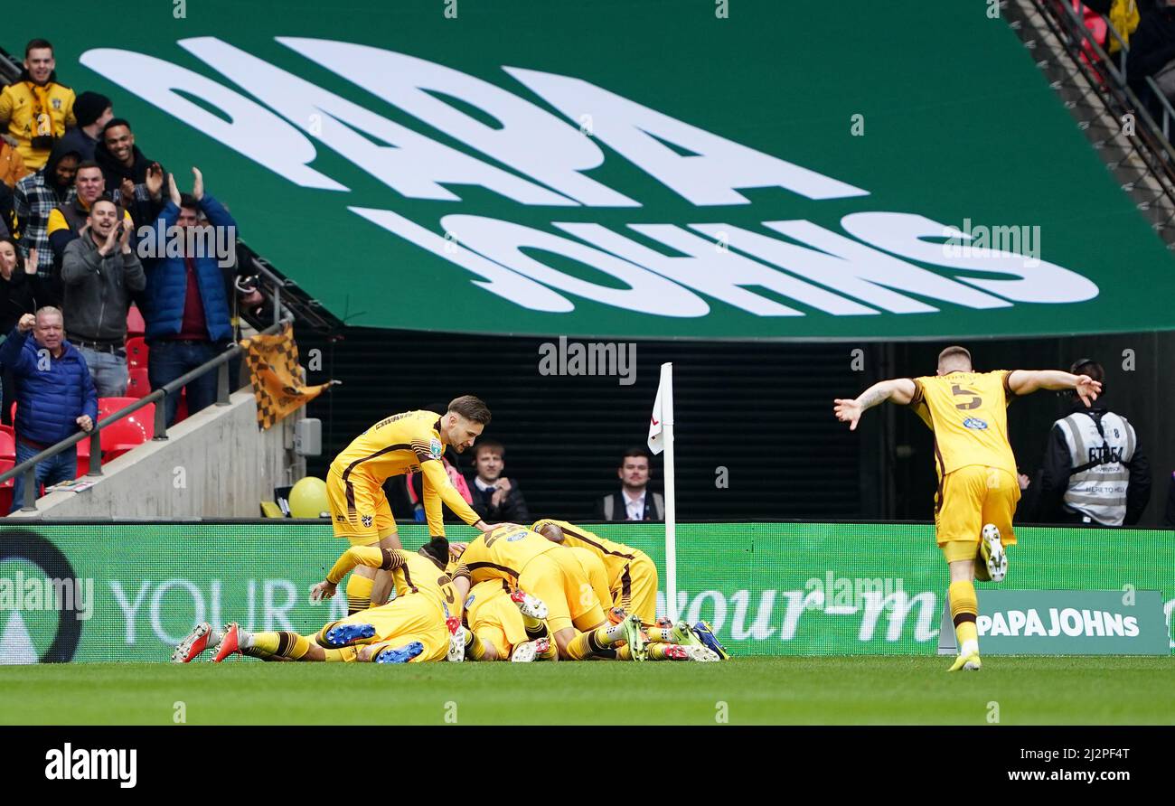 Efl cup trophy sutton hi-res stock photography and images - Alamy