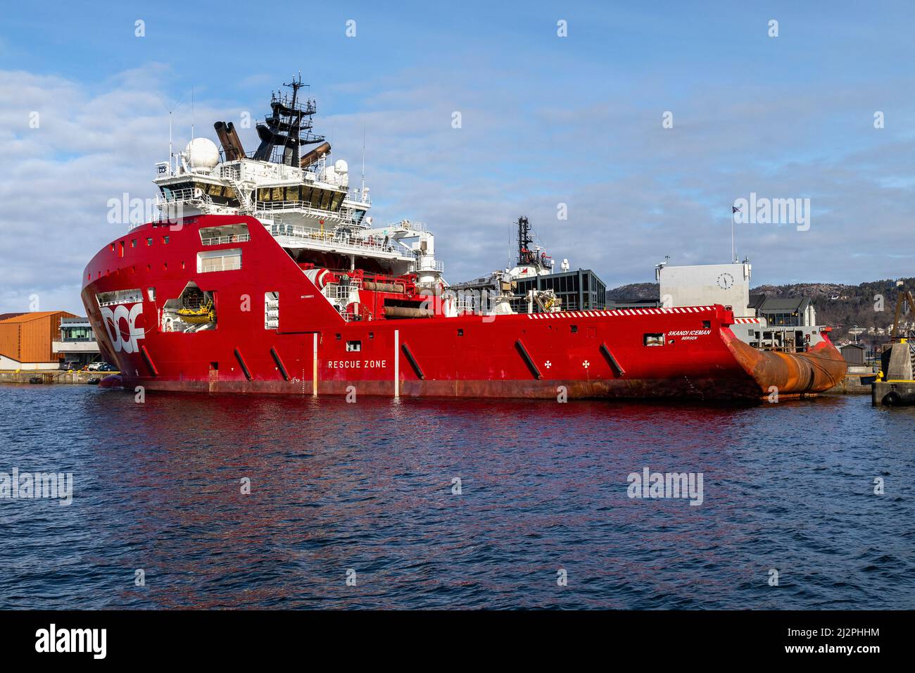 Offshore AHTS anchor handling tug supply vessel Skandi Iceman at ...
