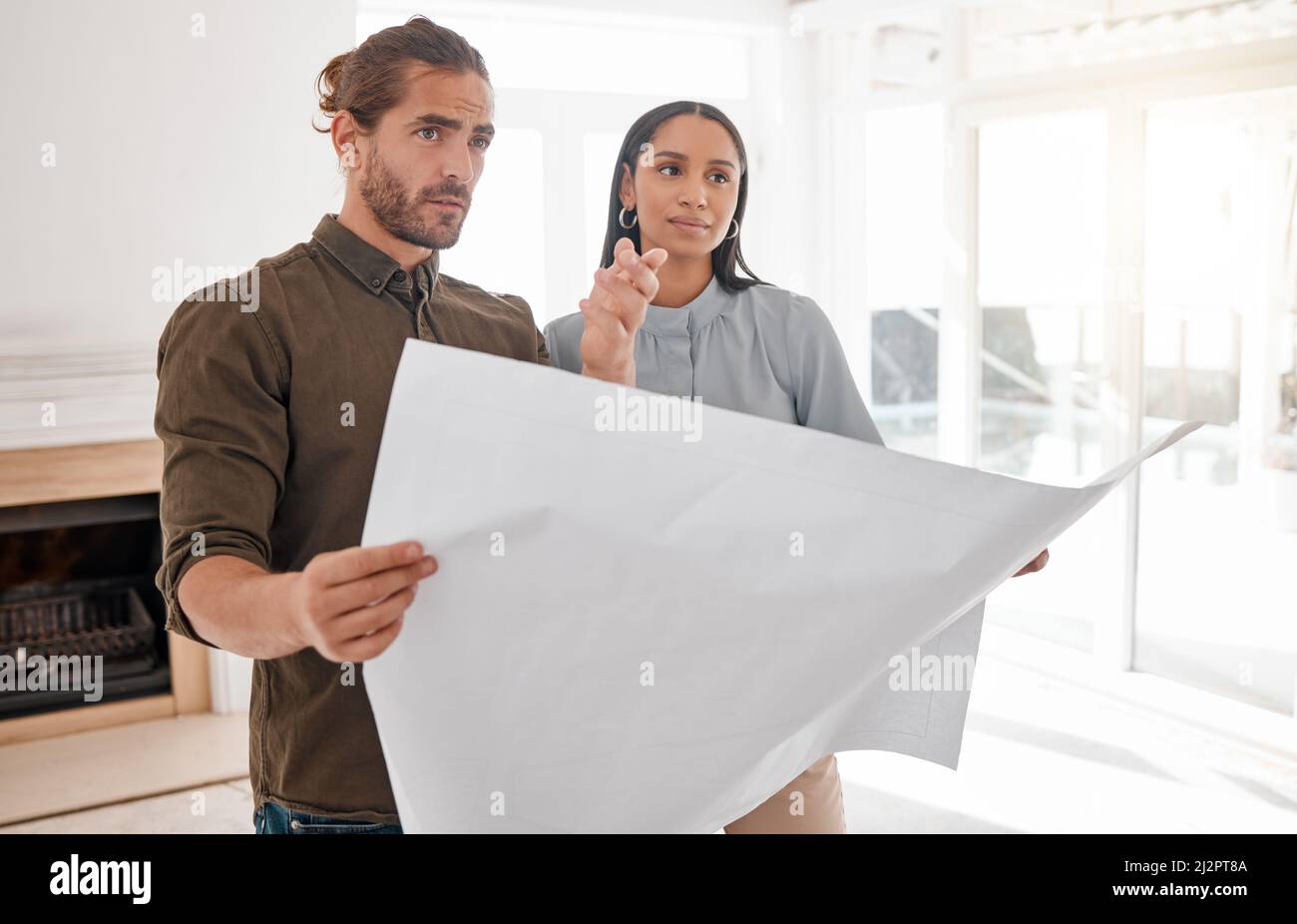 Two people making plans 20s hi-res stock photography and images - Alamy