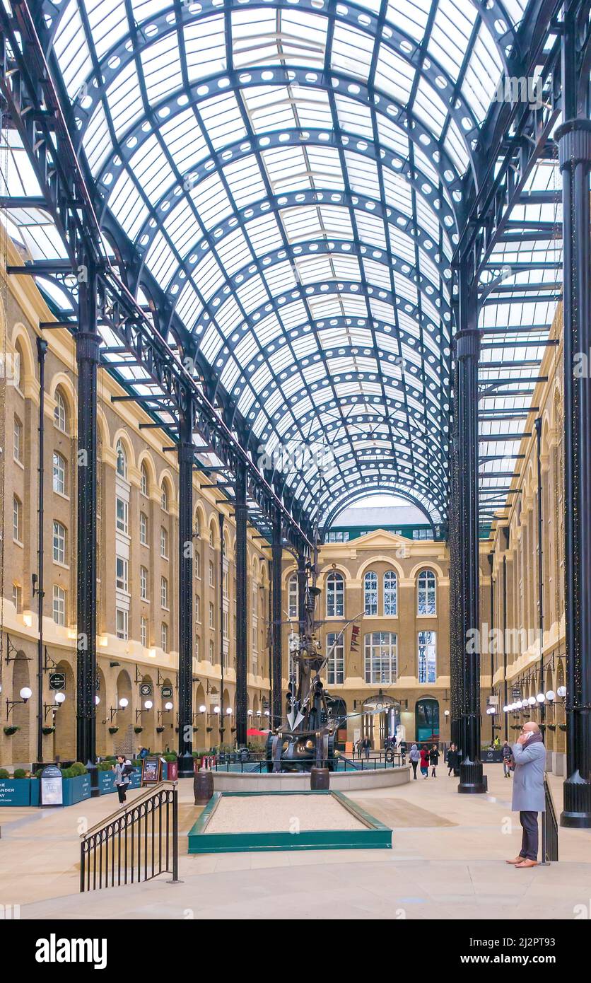 Hay's Galleria, River Thames, London, England, UK Stock Photo - Alamy