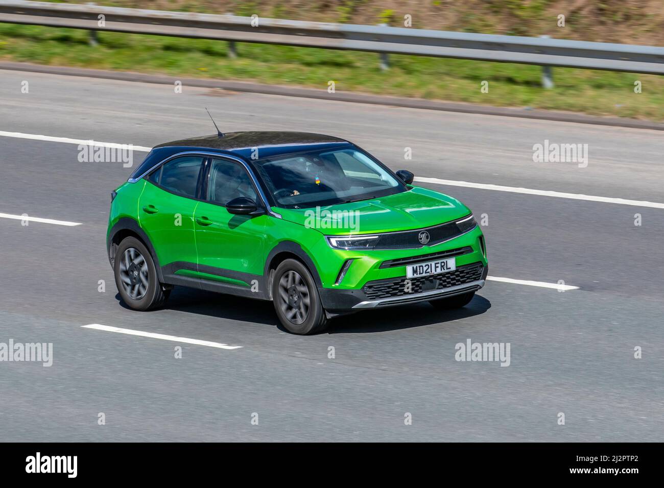 Vauxhall mokka 50kwh elite nav premium auto 5dr hi-res stock ...