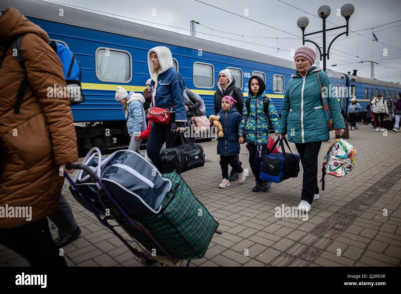 Children evacuation ukraine hi-res stock photography and images - Alamy