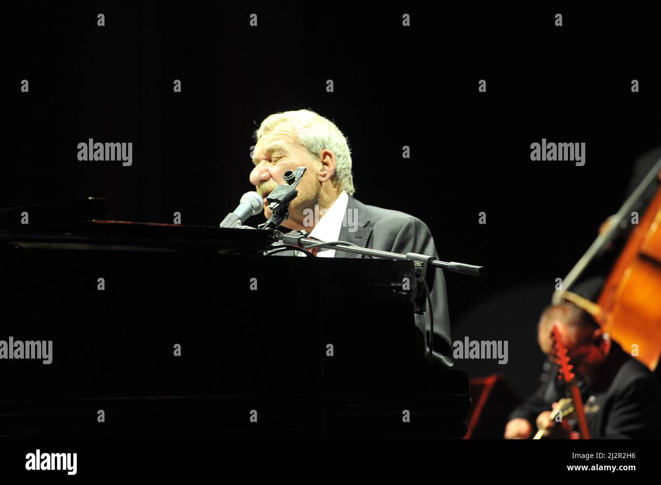 Paolo Conte in live concert Stock Photo - Alamy