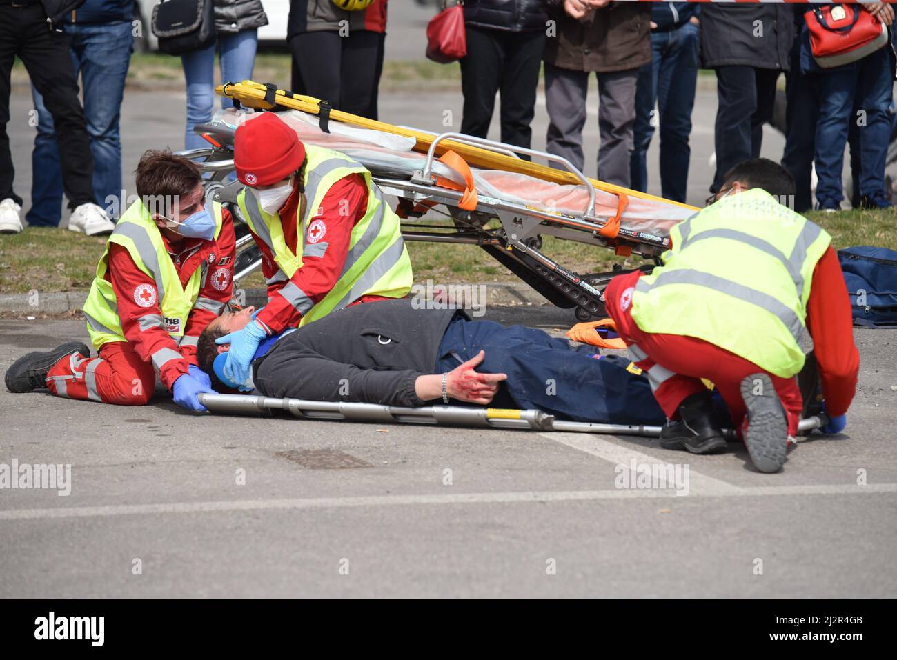 Mezzi di soccorso hi-res stock photography and images - Alamy