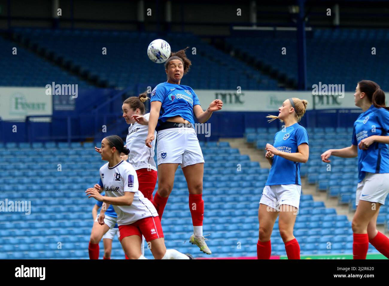 Portsmouth, UK. 03rd Apr, 2022. Jazmin Younger (#6 Portsmouth) gets her ...