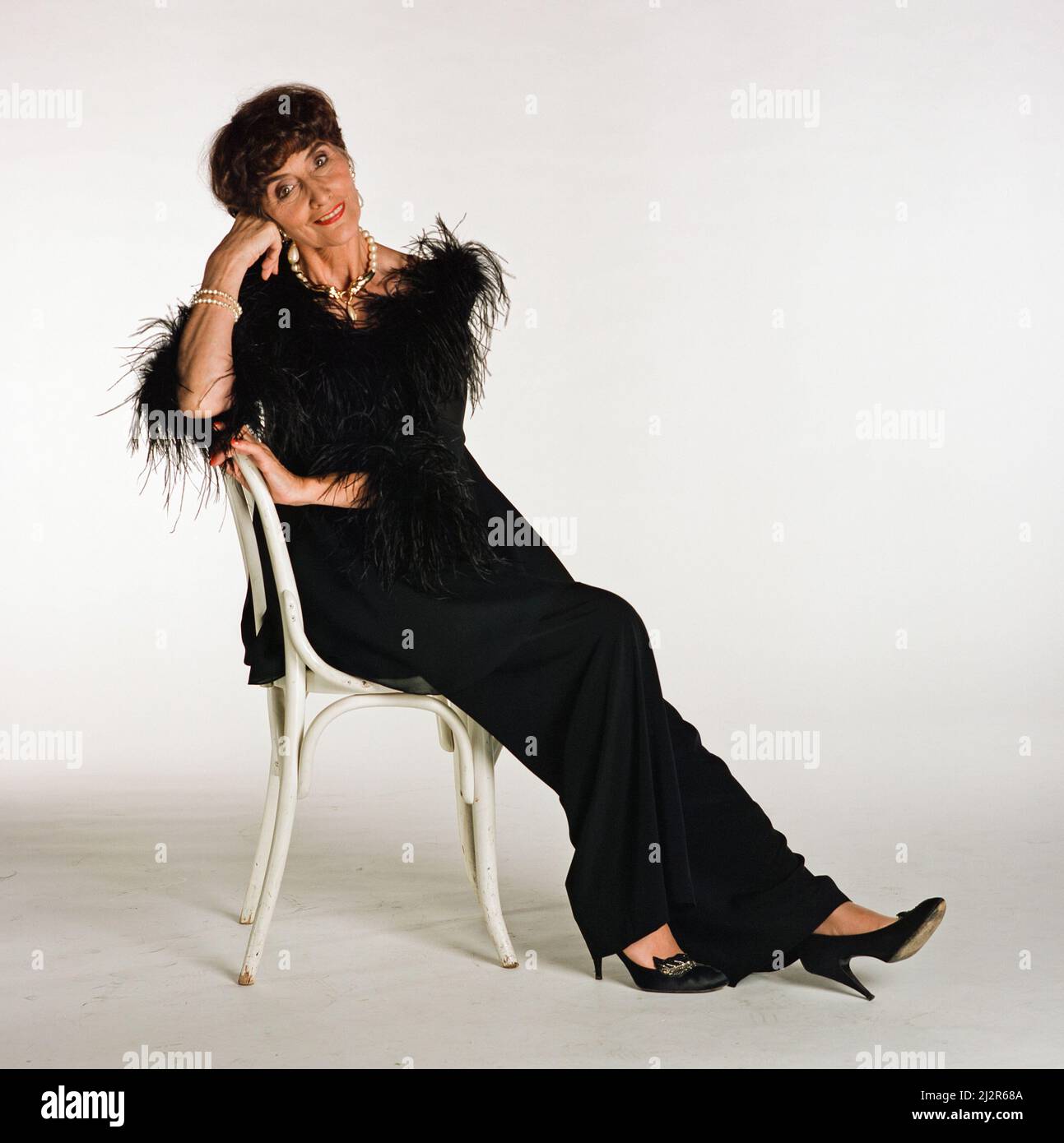 June brown and eastenders hi-res stock photography and images - Alamy