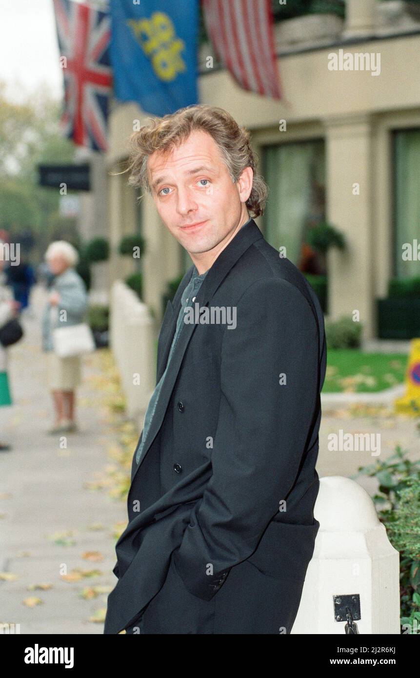 Rik mayall the new statesman hi-res stock photography and images - Alamy