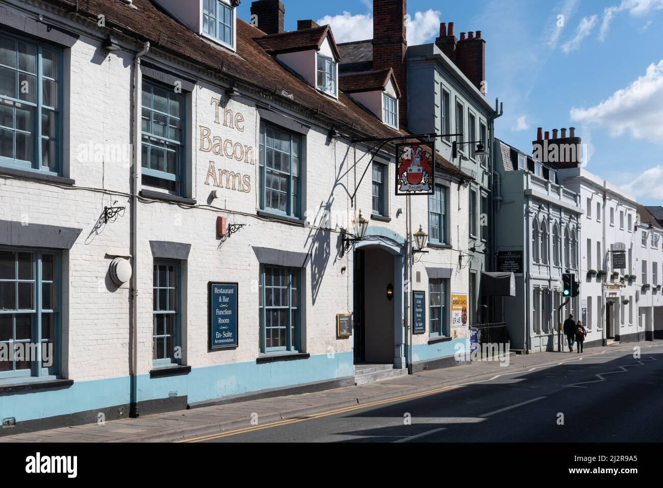 17th century inn hi-res stock photography and images - Alamy