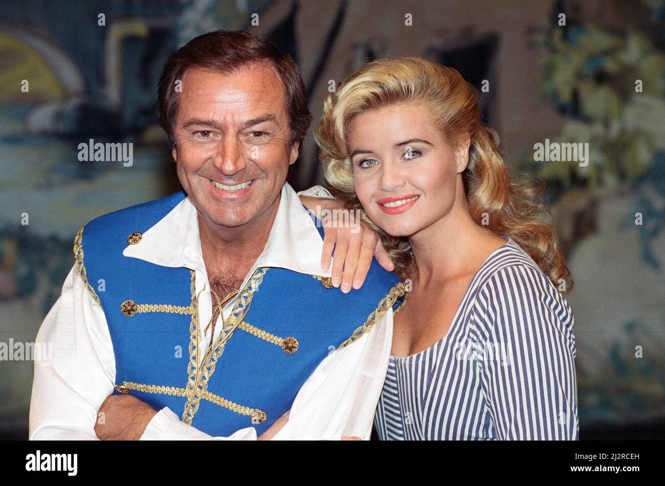 Buttons cinderella hi-res stock photography and images - Alamy