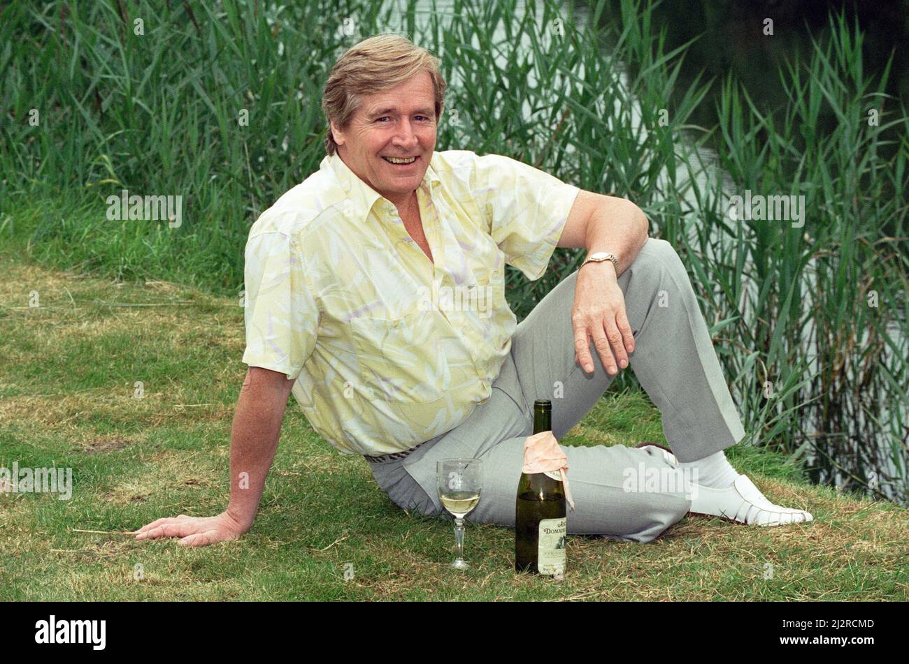 William roache 1990s hi-res stock photography and images - Alamy