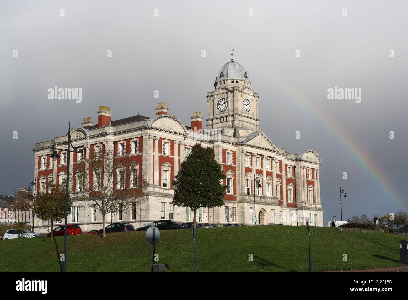 Grade 2 listed docks building hi-res stock photography and images - Alamy