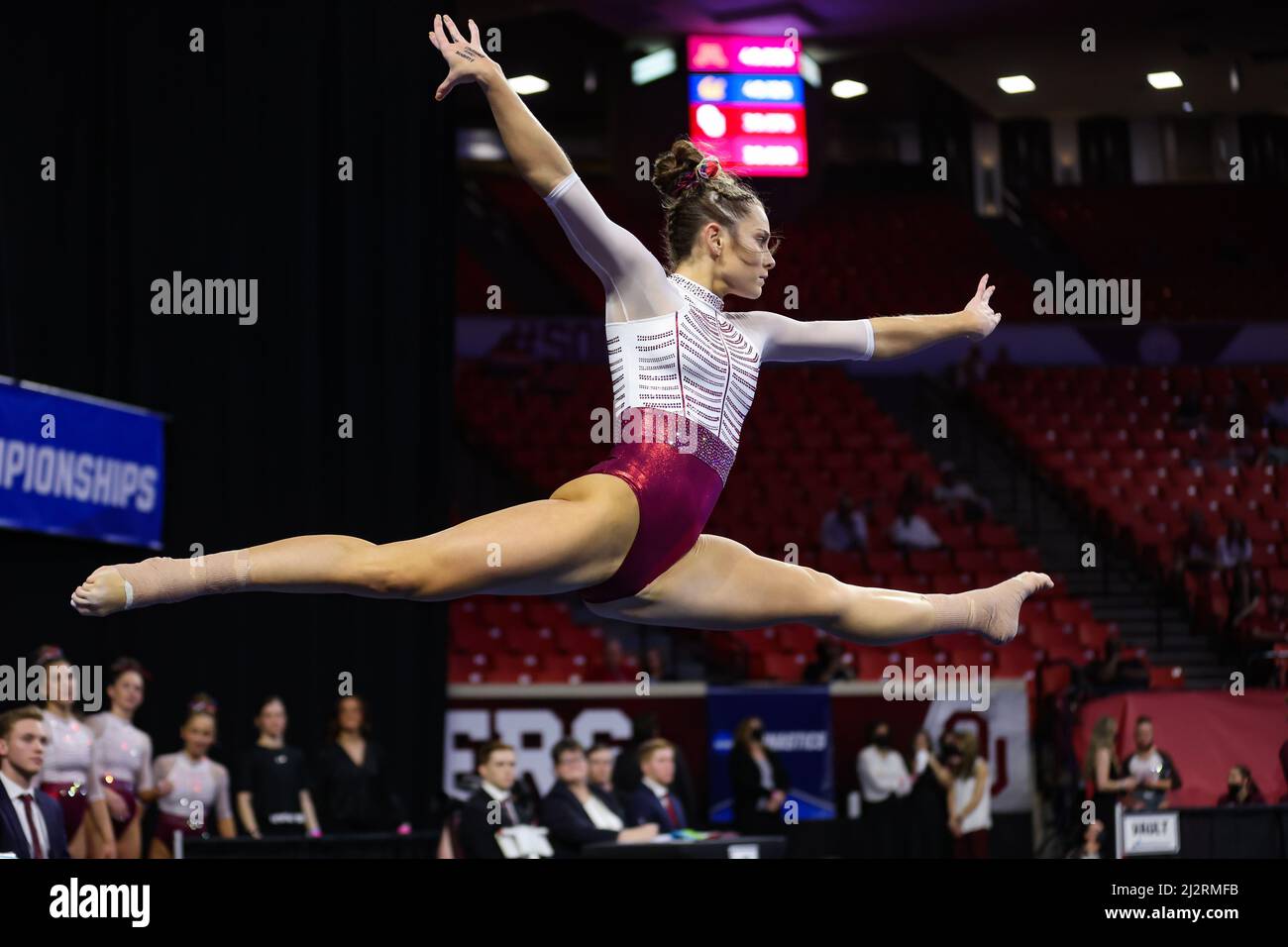 Norman, OK, USA. 2nd Apr, 2022. Oklahoma's Jordan Bowers leaps into the ...