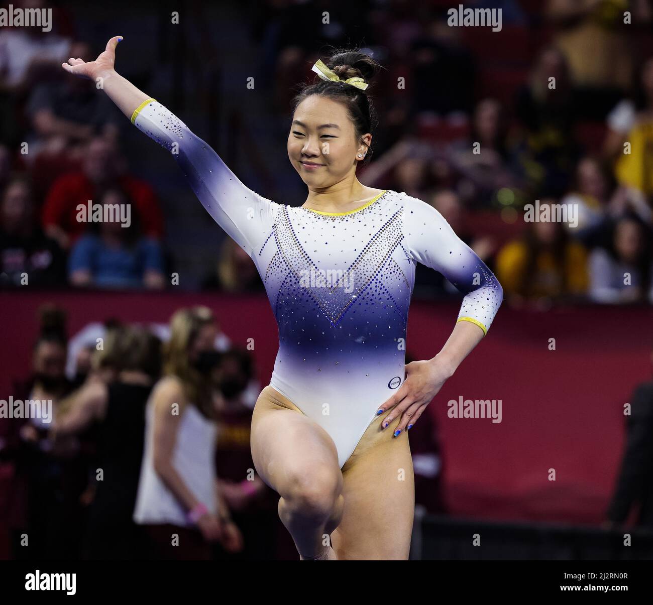 Norman, OK, USA. 2nd Apr, 2022. California's Andi Li performs her floor ...
