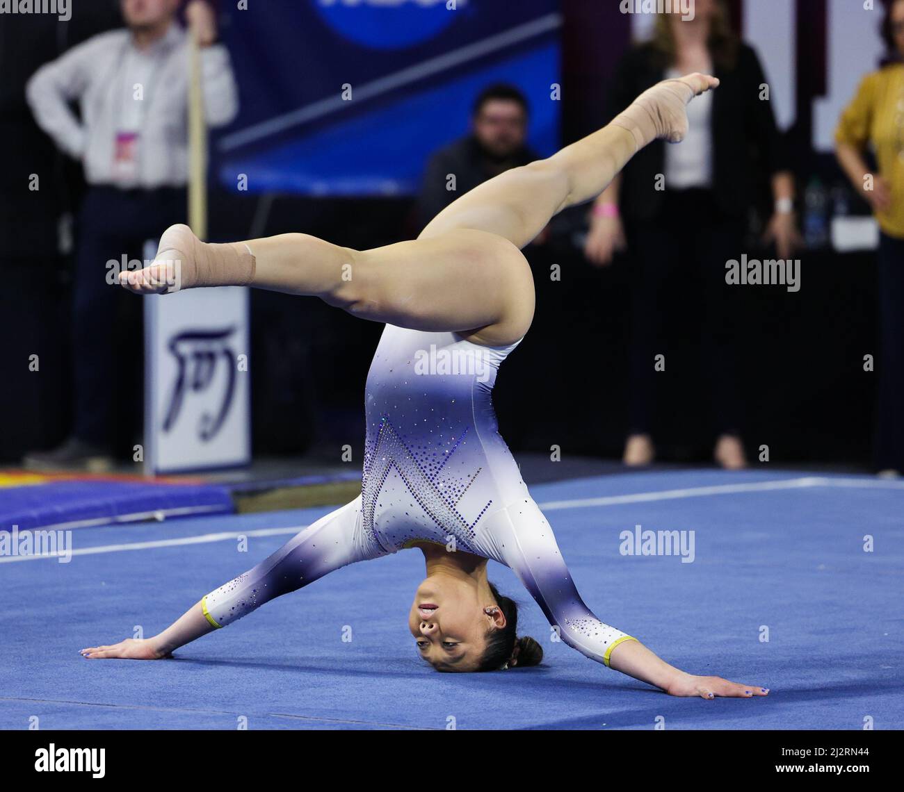 Norman, OK, USA. 2nd Apr, 2022. California's Andi Li performs her floor ...