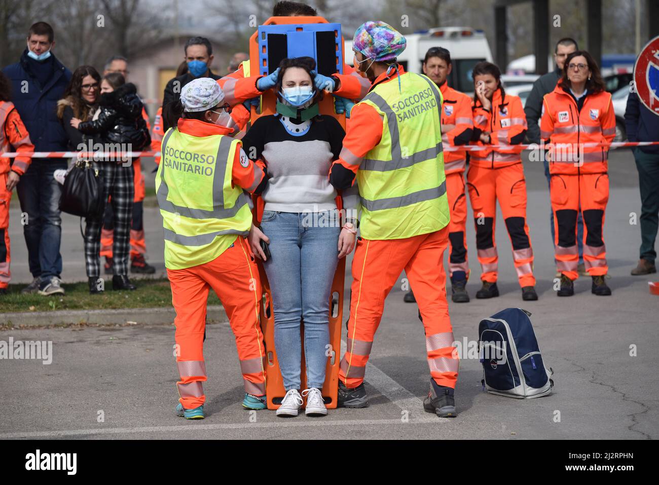 First aid demonstration Stock Photo - Alamy
