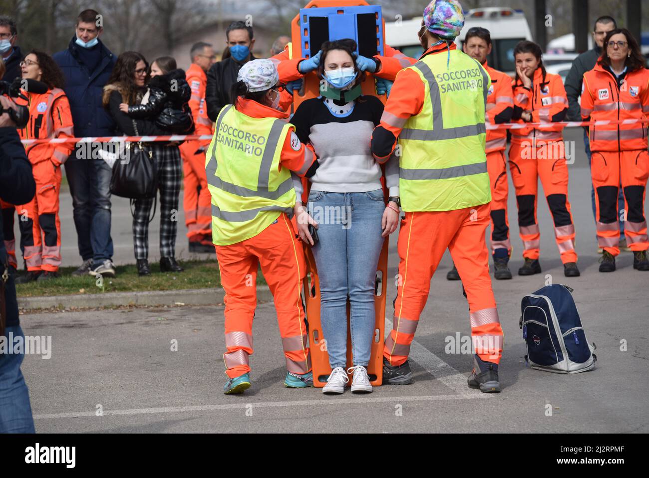 First aid demonstration Stock Photo - Alamy