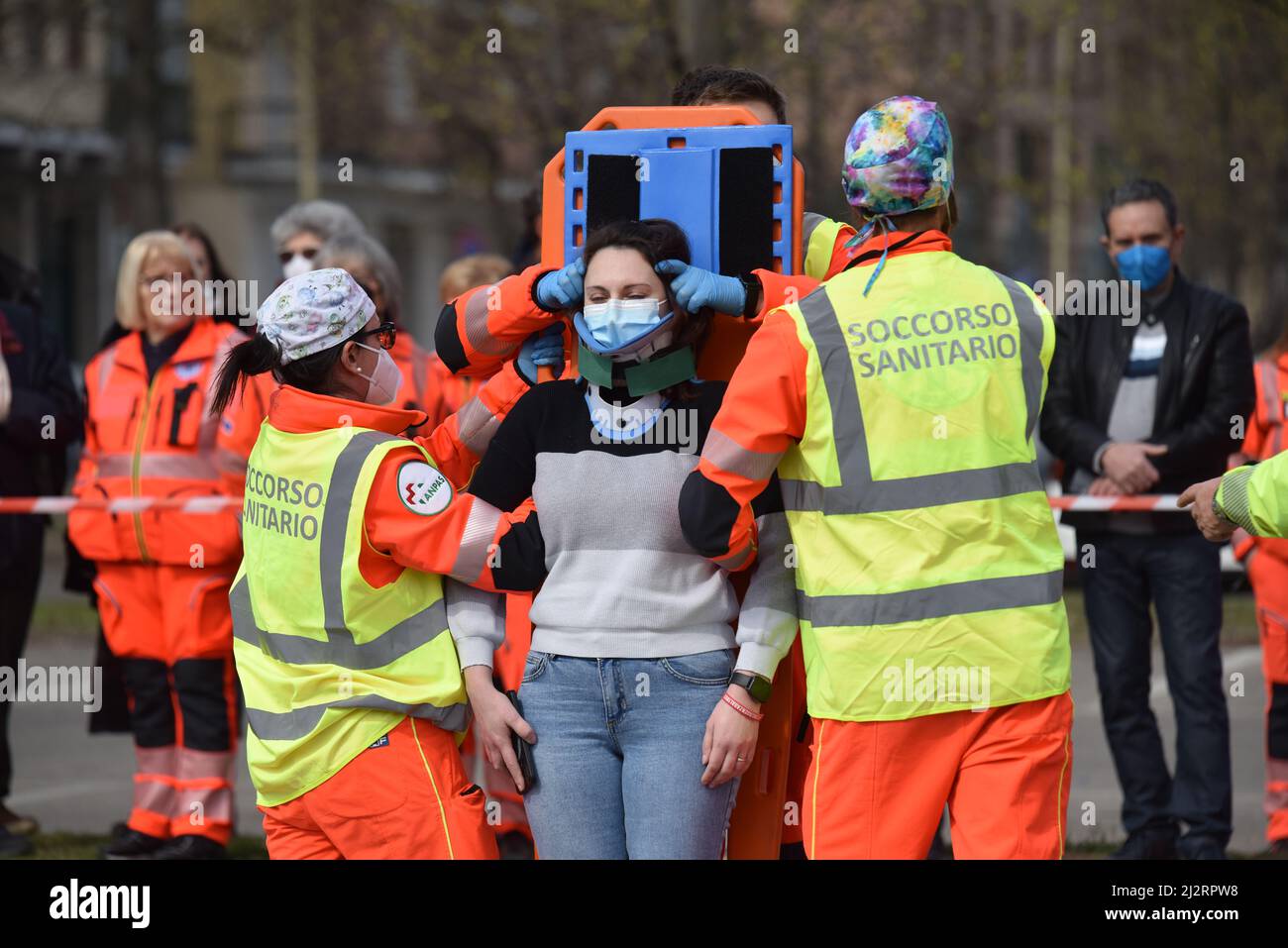 First aid demonstration Stock Photo - Alamy