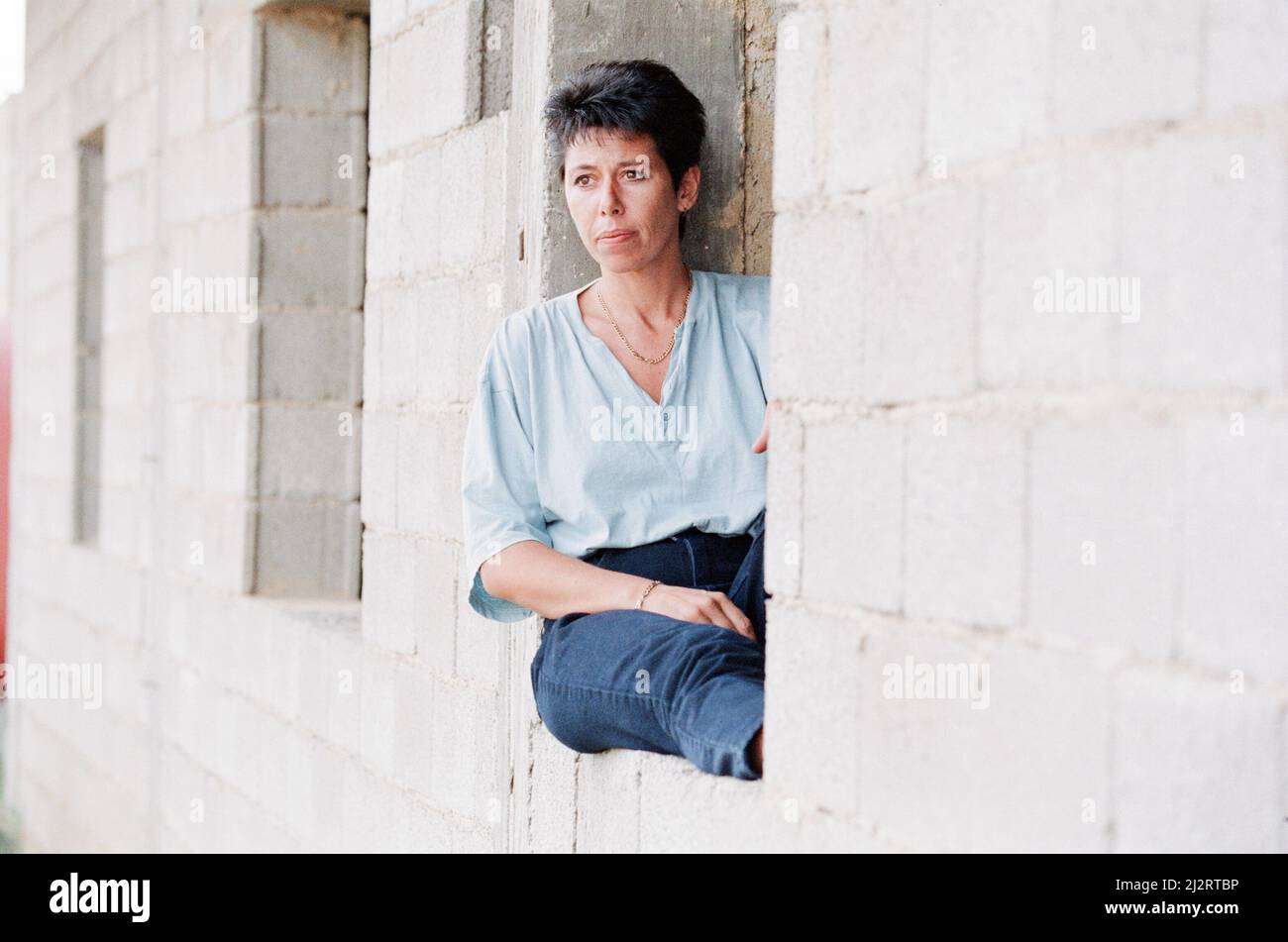 War zone aid workers hi-res stock photography and images - Alamy