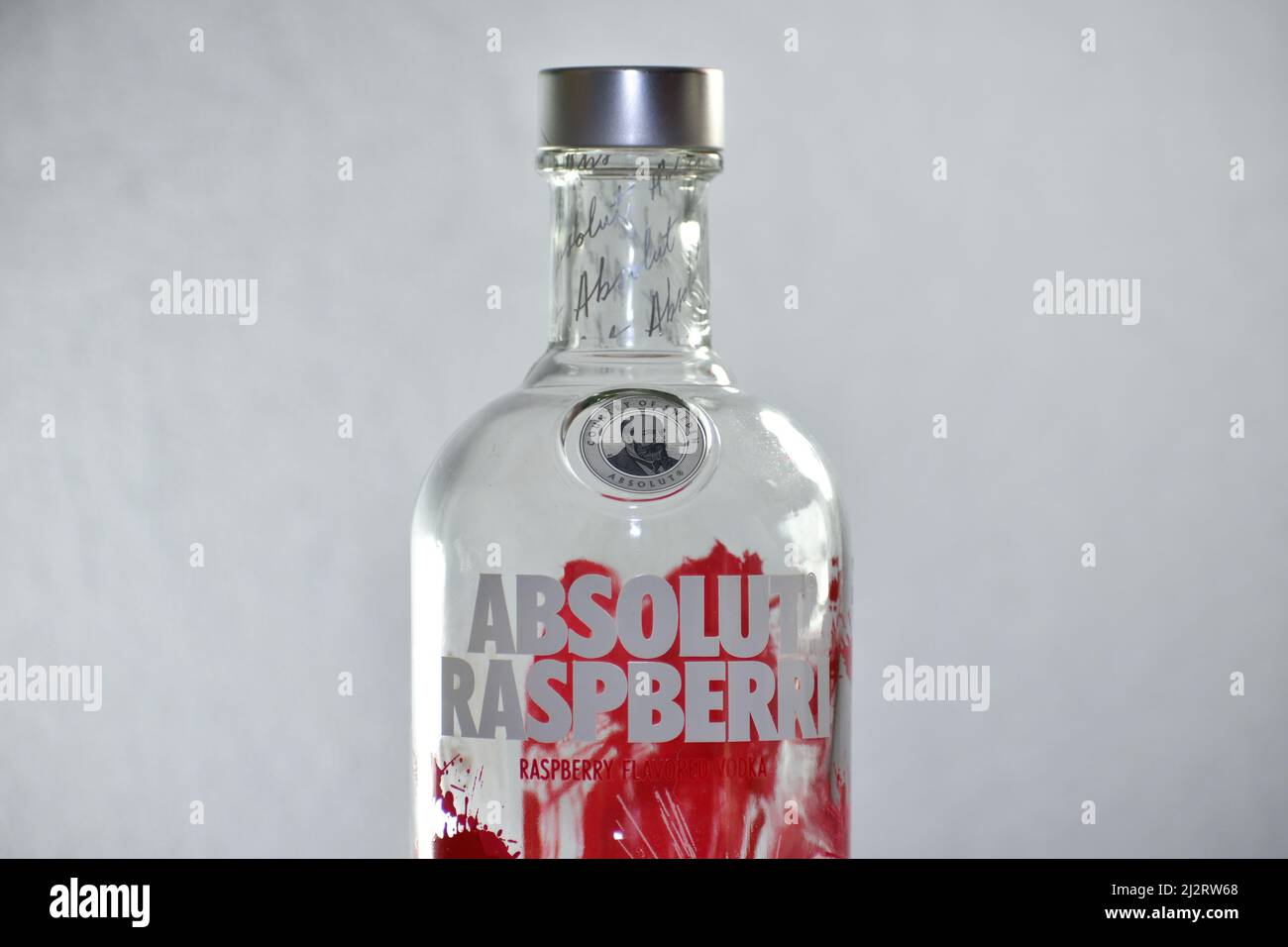 Absolut Raspberri Vodka 70Cl Stock Photo - Alamy